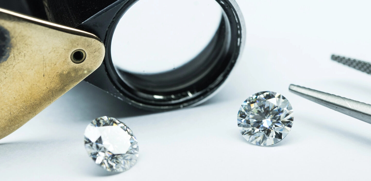 How to tell if a Diamond is Real or Fake 2022 - Mintly
