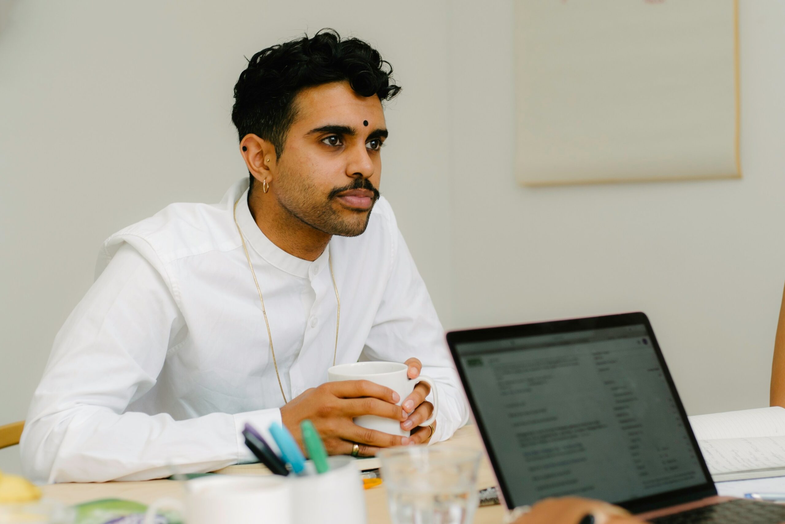 From Hello to Hired: Interview Introduction Guide - Mintly
